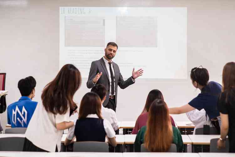 Van Lang University - VLU | Trường Đại học Văn Lang